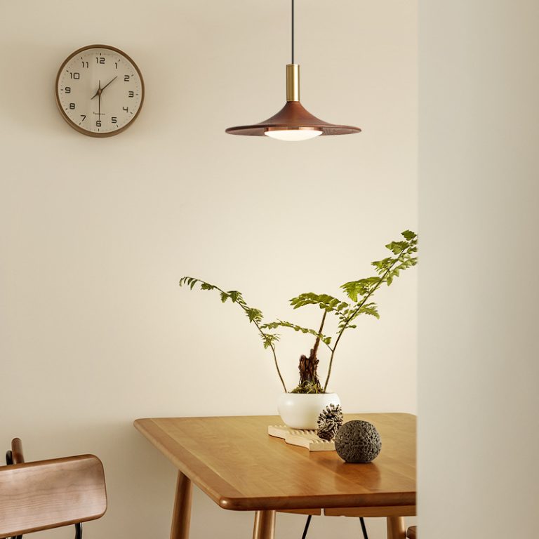 Japanese Illumination: A Gleaming Tribute to Japanese Inspired Lighting ...